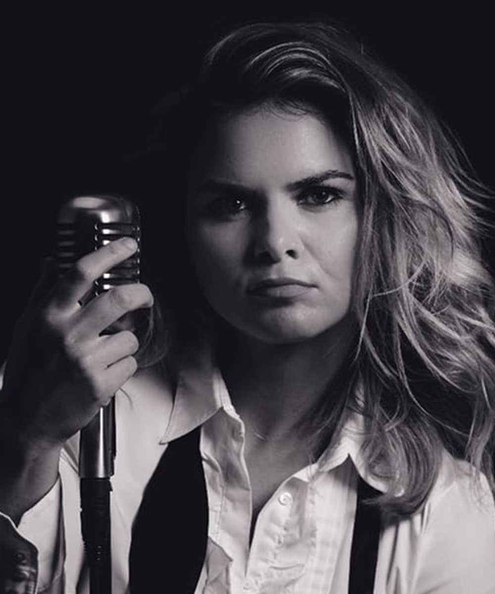 Angela Grace's Instagram, Twitter & Facebook on IDCrawl